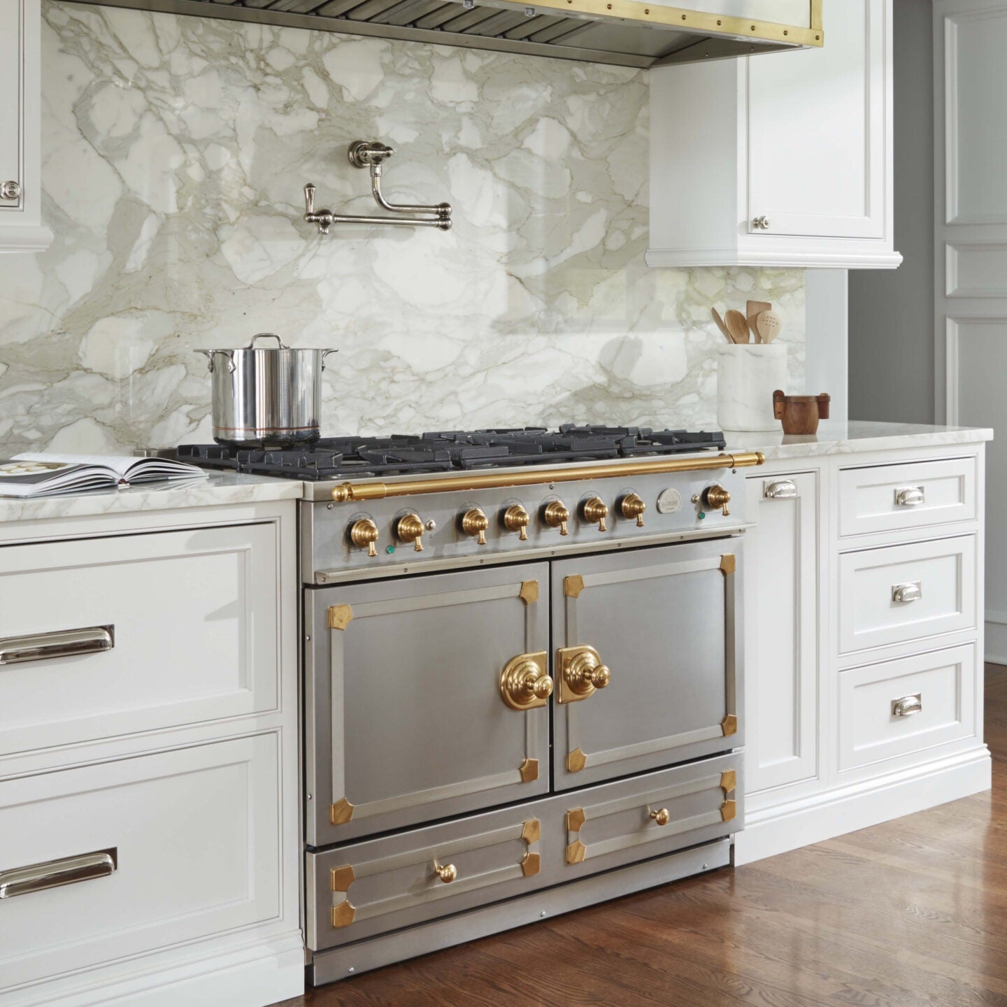 The Art Inside the World of Luxury Kitchen Ranges | Town Appliance