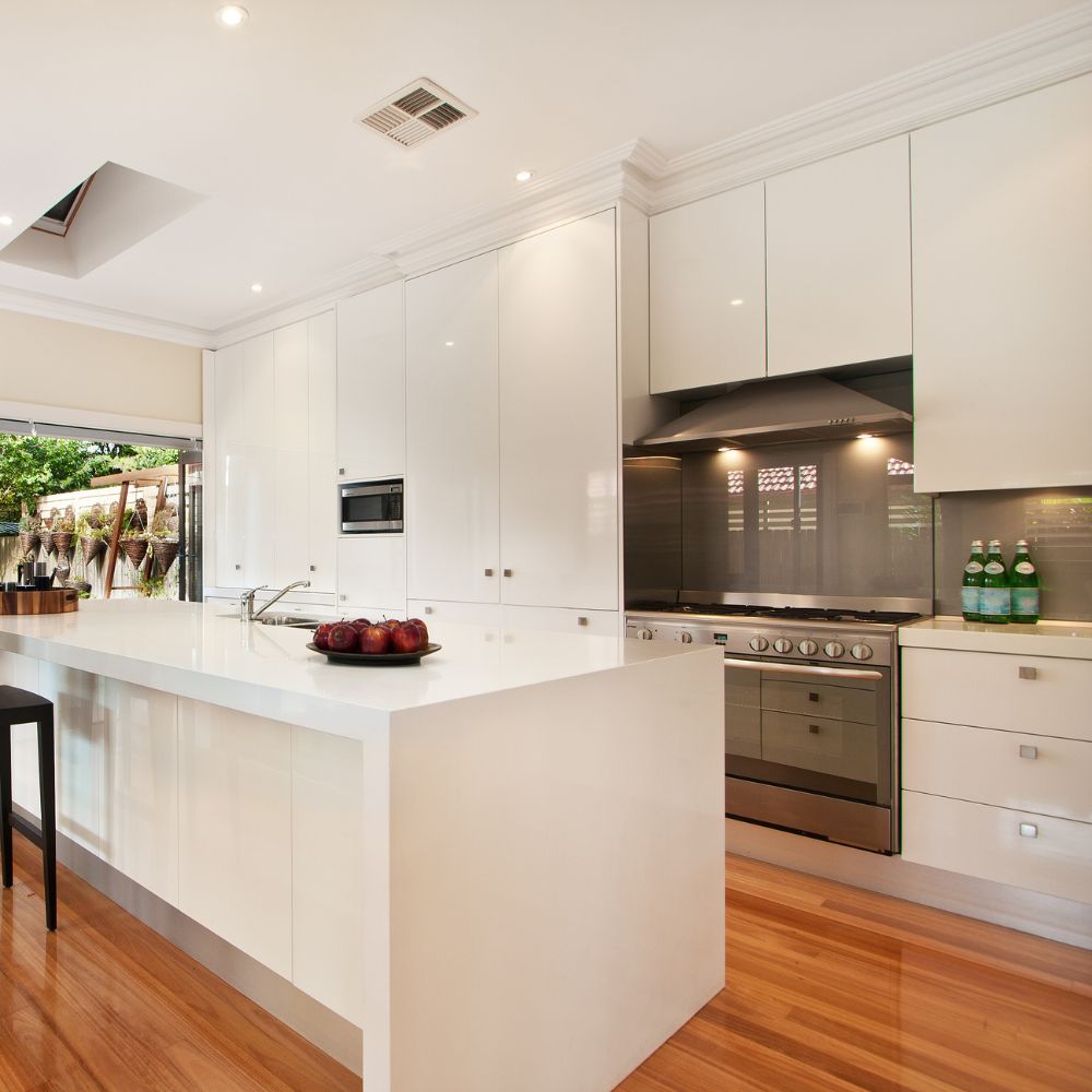 7 Benefits of Using a Kitchen Range Hood | Town Appliance
